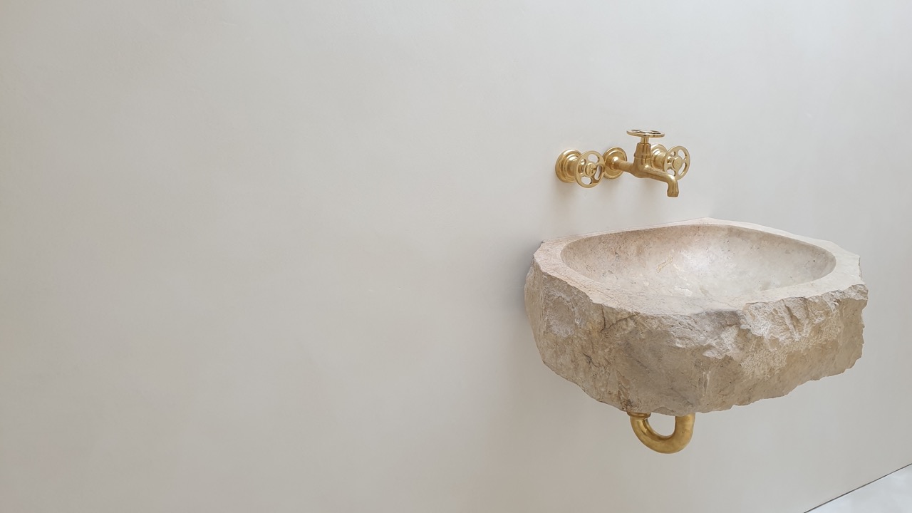 Why choose polished plaster for your wet room? - Franco